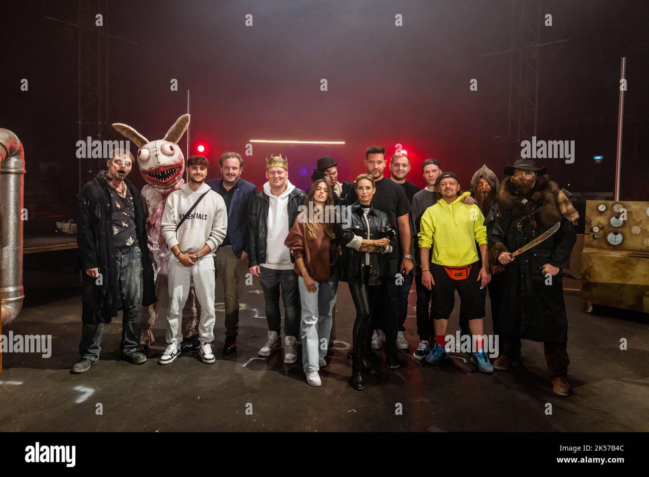 Rust, Germany. 06th Oct, 2022. During a press event, two performers ...