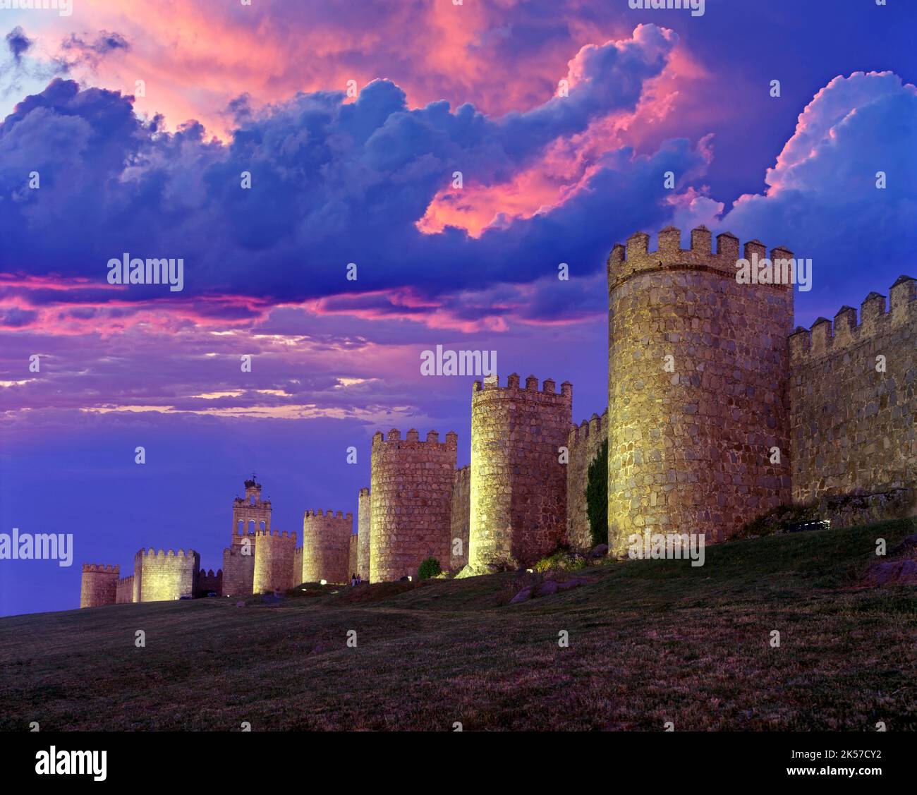 Avila city walls castilla leon hi-res stock photography and images - Alamy