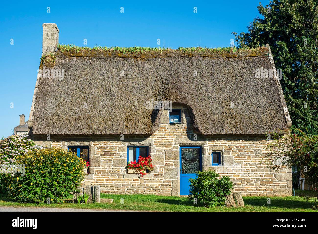 France, Finistere, Concarneau, stage on the coastal footpath or GR 34 ...
