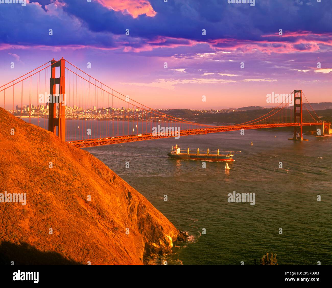 GOLDEN GATE BRIDGE (©JOSEPH STRAUSS 1937) SAN FRANCISCO BAY MARIN ...