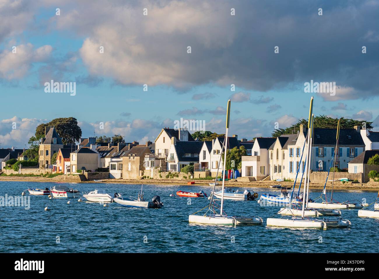 France, Finistere, L'Ile-Tudy, stage on the coastal footpath or GR 34 ...