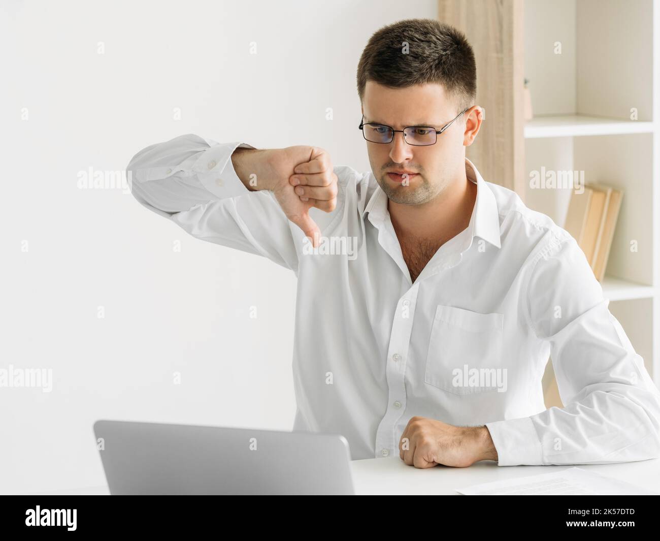 Dislike gesture hi-res stock photography and images - Alamy