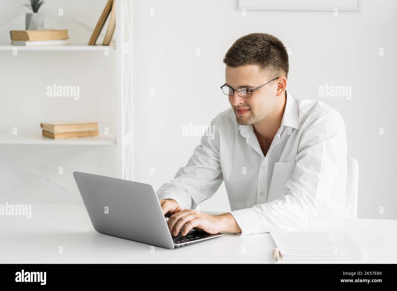 online communication office man virtual connection Stock Photo - Alamy