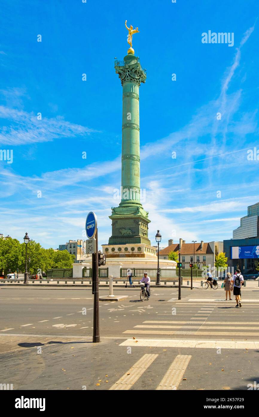 France, Paris, the square and the Column of the Bastille Stock Photo ...