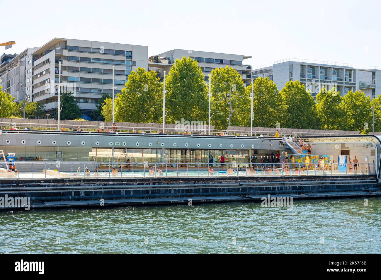 France, Paris, banks of the Seine, the Josephine Baker swimming pool on ...