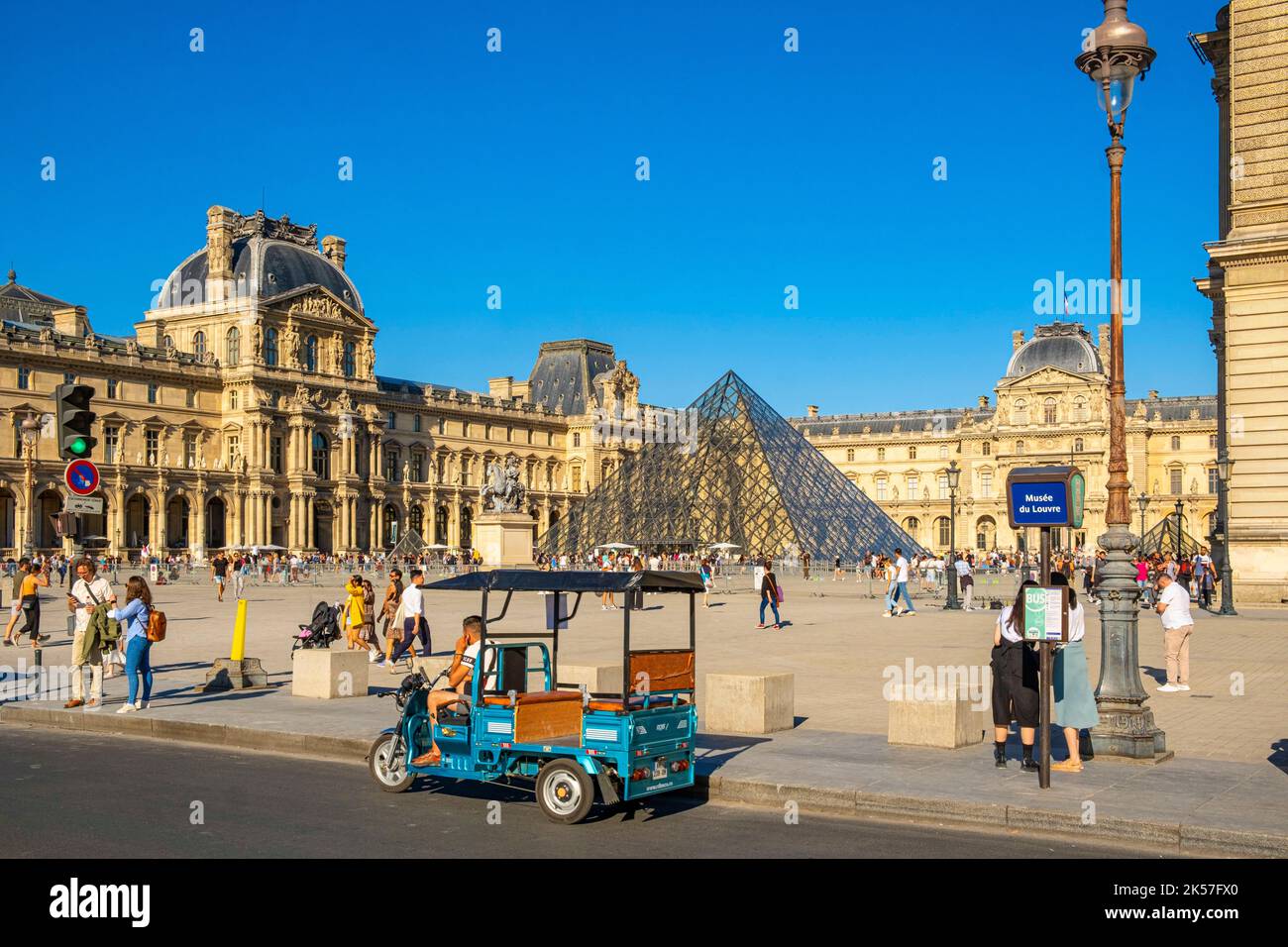 France, Paris, Louvre museum, Mollien pavilion, and the pyramid Stock ...