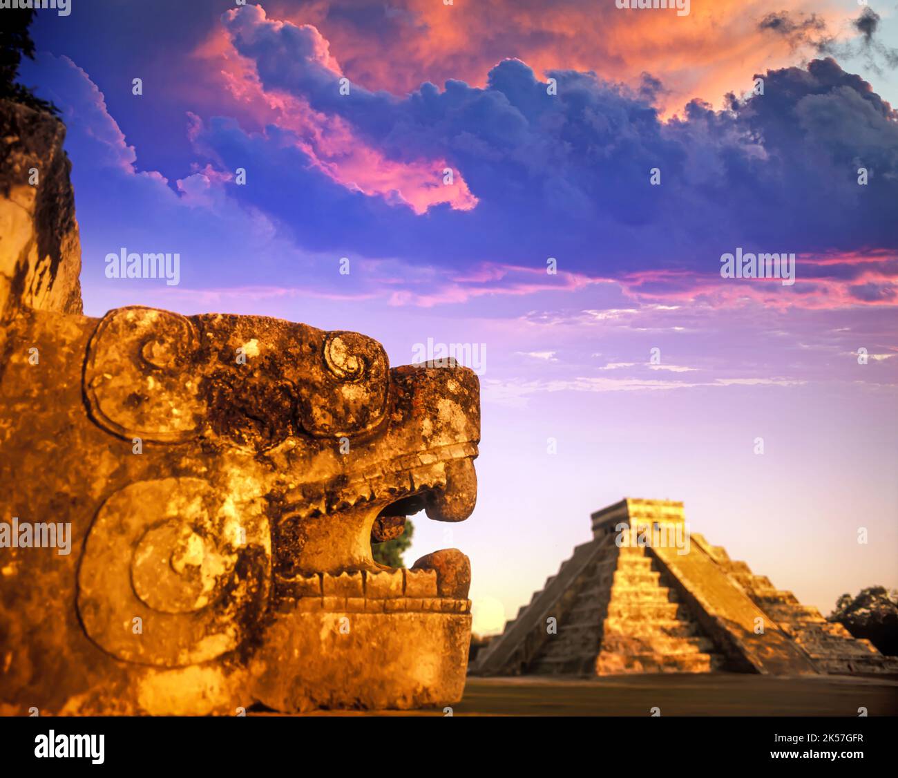 JAGUAR PLATFORM EL CASTILLO KUKULKAN PYRAMID CHICHEN ITZA MAYAN RUINS ...