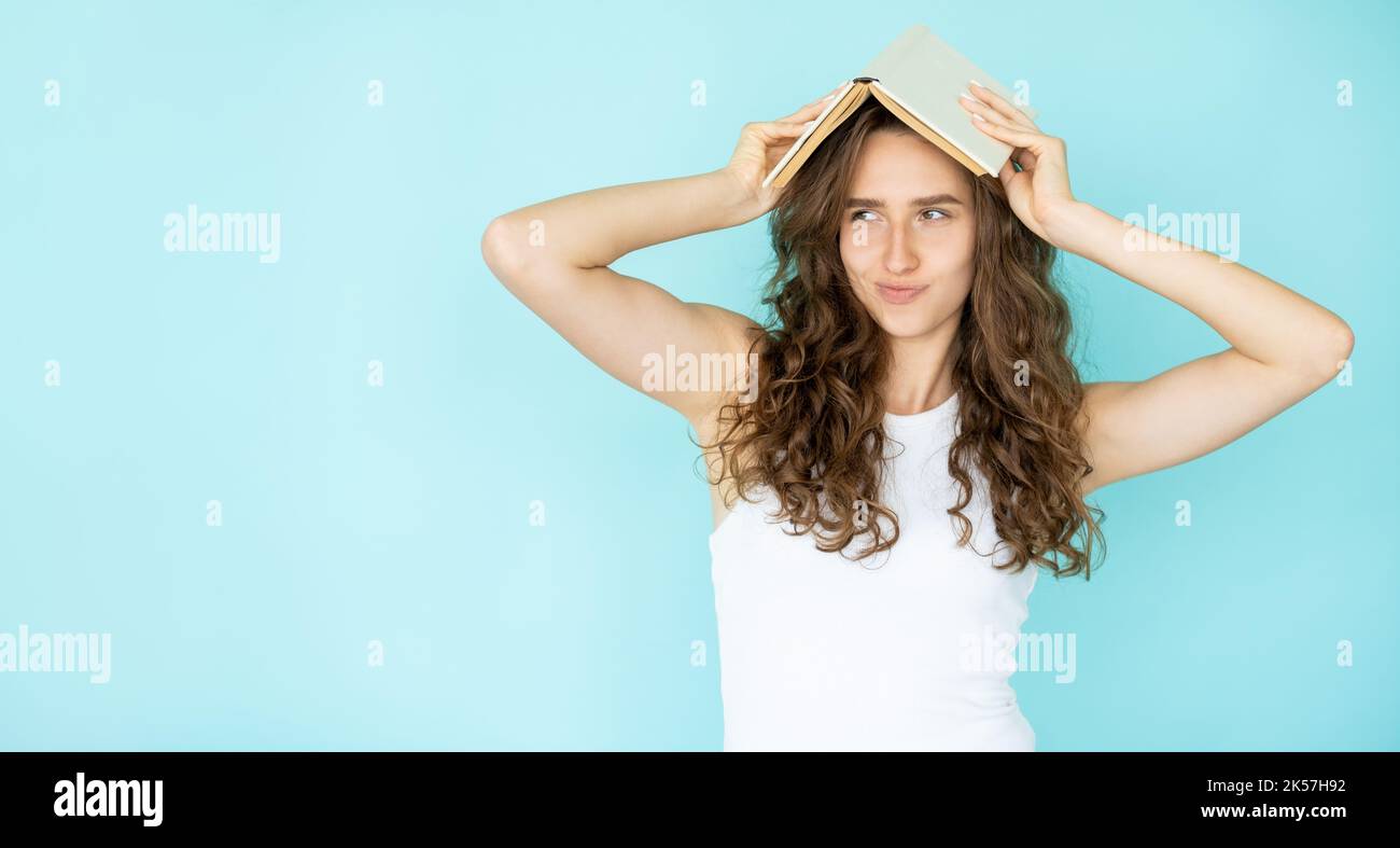 Woman knowledge hi-res stock photography and images - Alamy
