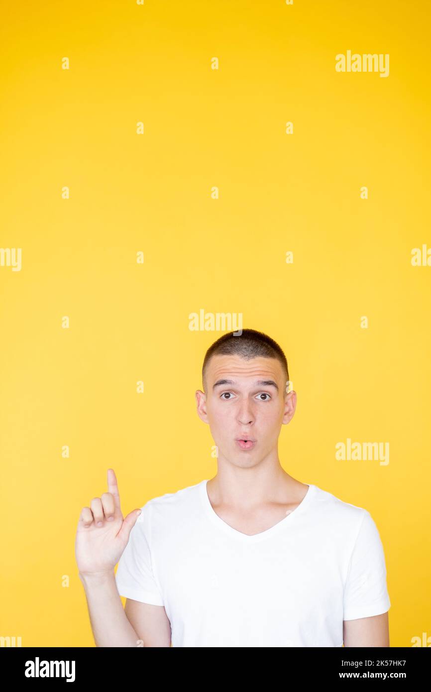 Pointing guy hi-res stock photography and images - Alamy