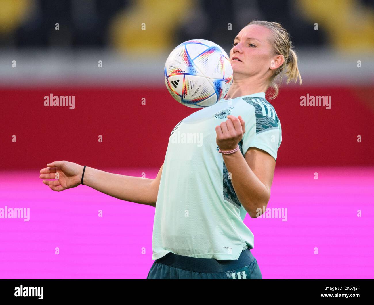 Dresden, Germany. 06th Oct, 2022. Soccer: National team, women, final ...