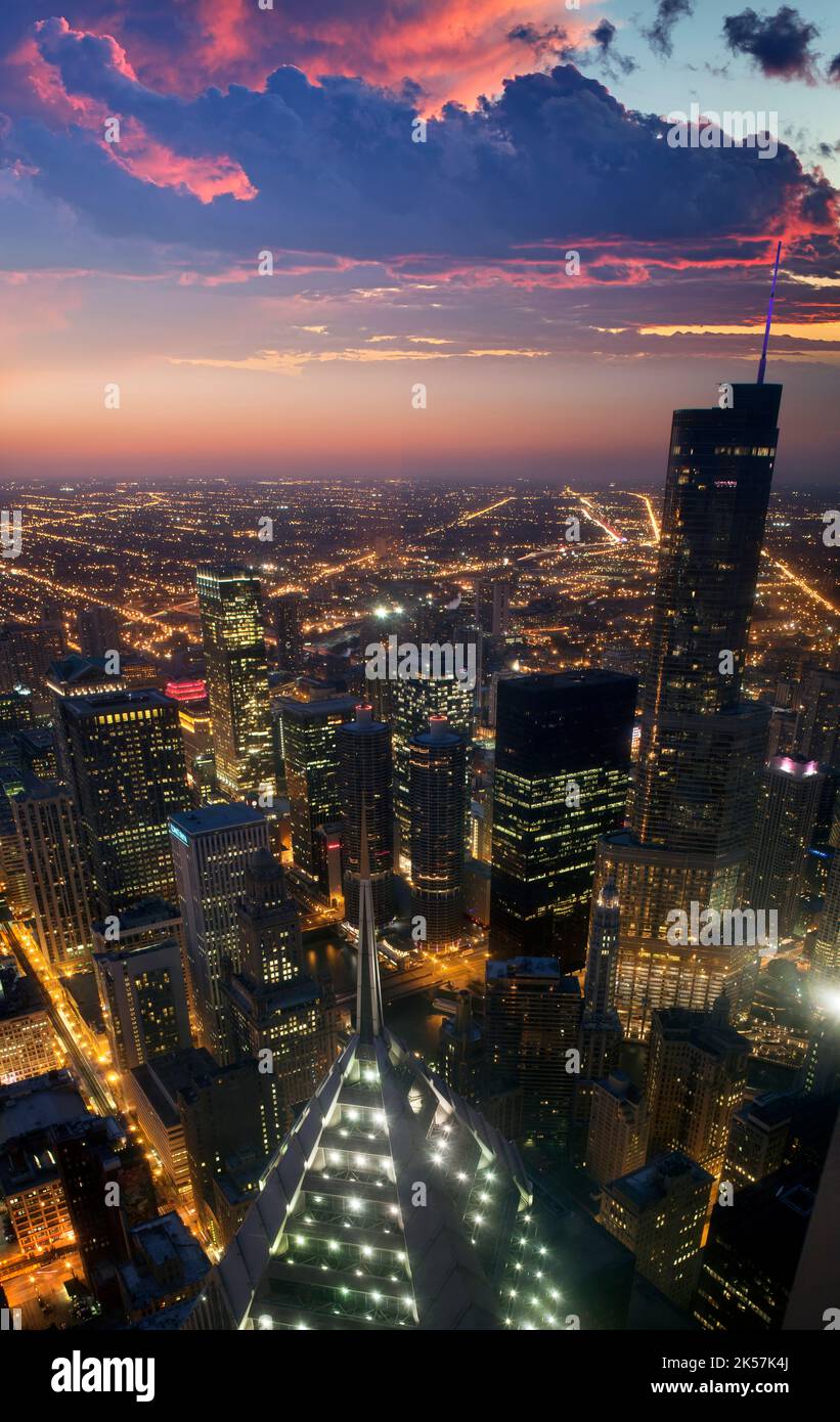 TRUMP TOWER LOOP SKYLINE FROM MID AMERICA CLUB AT THE AON CENTER ...