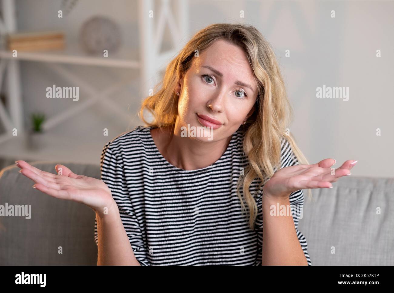 no idea confused woman uncertain situation pretty Stock Photo - Alamy