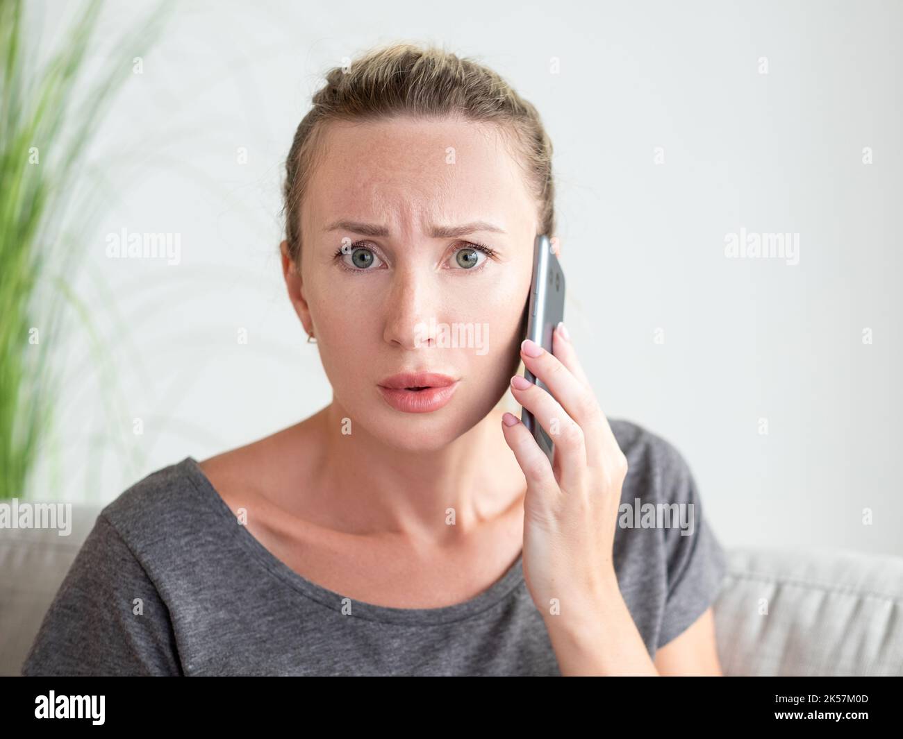 Mobile conflict hi-res stock photography and images - Alamy