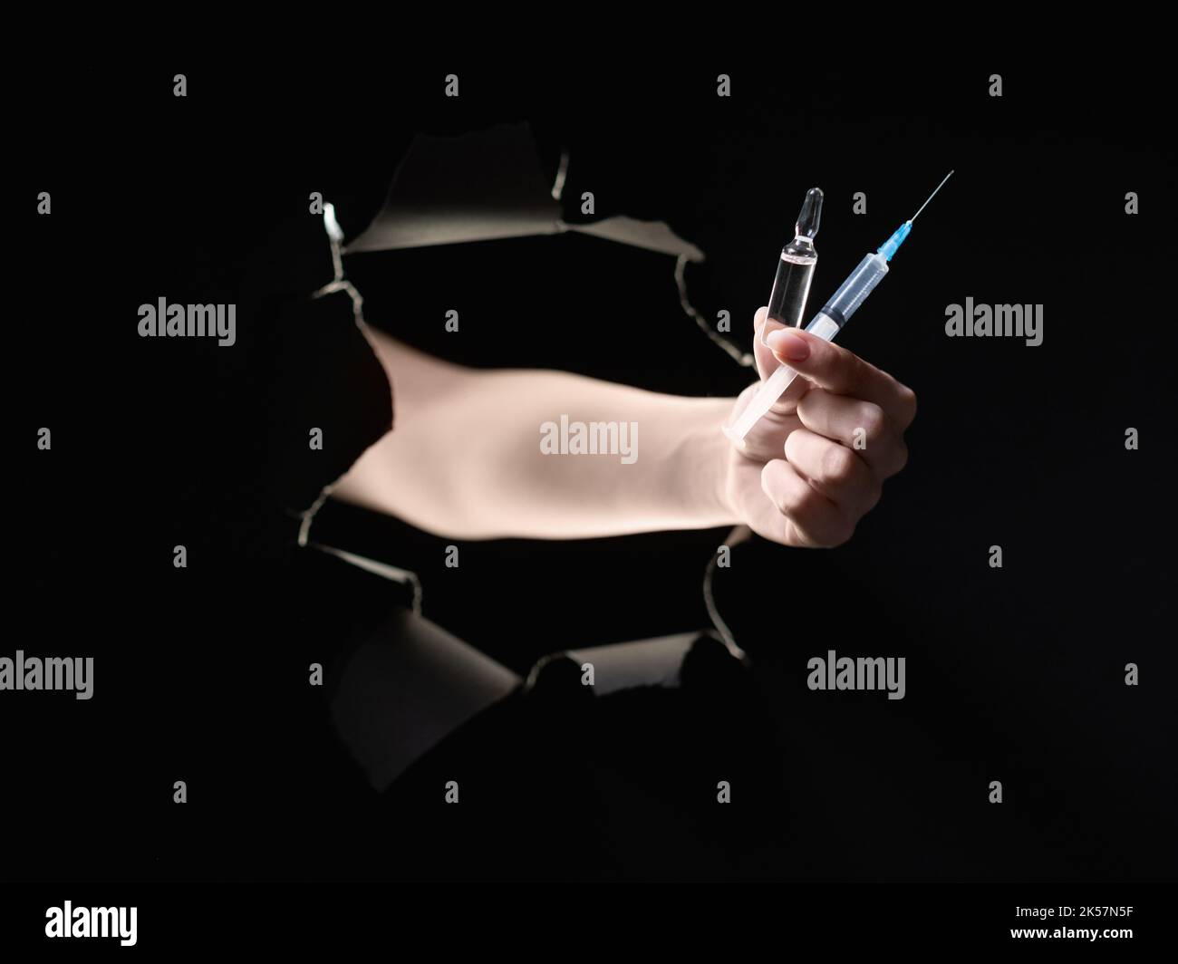 vaccine shot drug injection hand ampoule syringe Stock Photo - Alamy