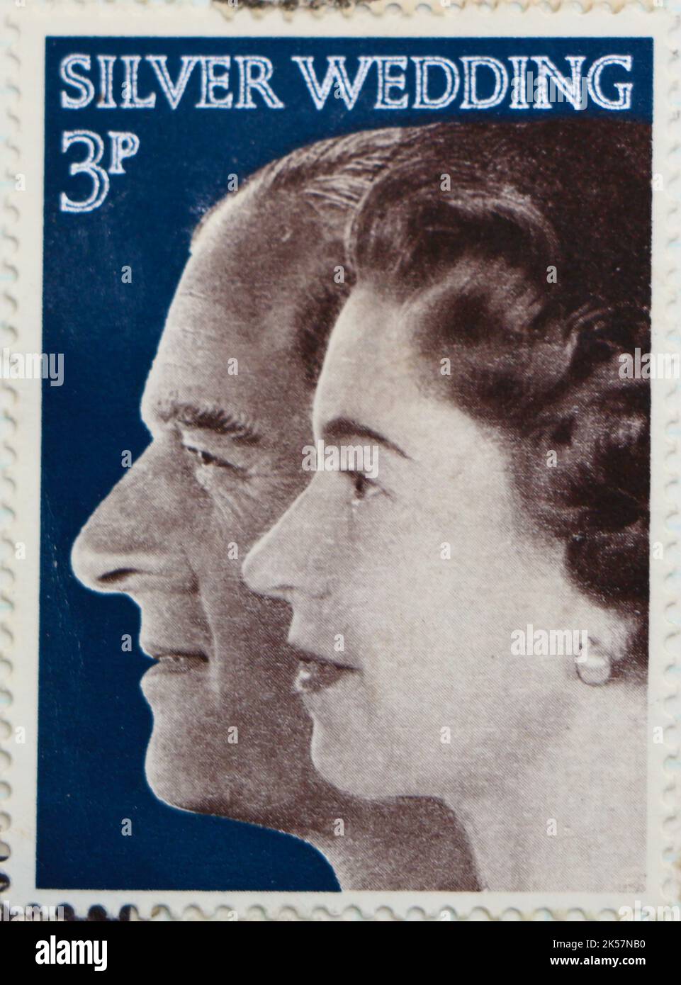 Queen elizabeth silver wedding hi-res stock photography and images - Alamy