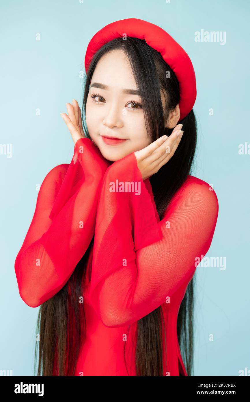 cute girl woman portrait smiling pretty teen model Stock Photo - Alamy cute girl woman portrait smiling pretty teen model Stock Photo - Alamy