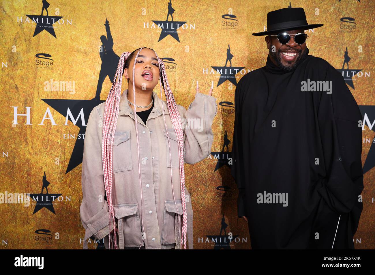 Hamburg, Germany. 06th Oct, 2022. Zoe Wees (l), singer, and Marvin ...