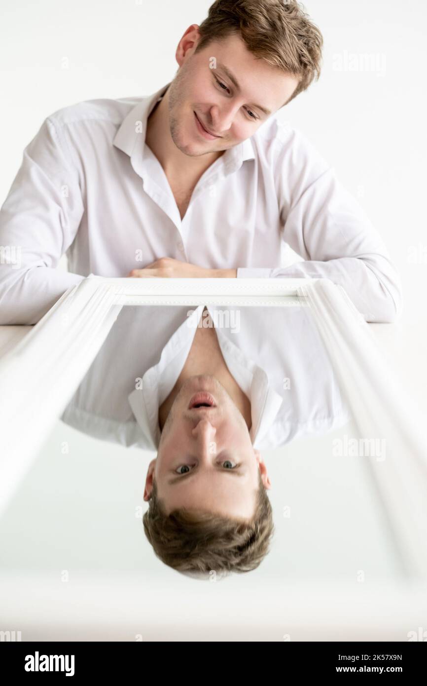 Conflict art hi-res stock photography and images - Alamy