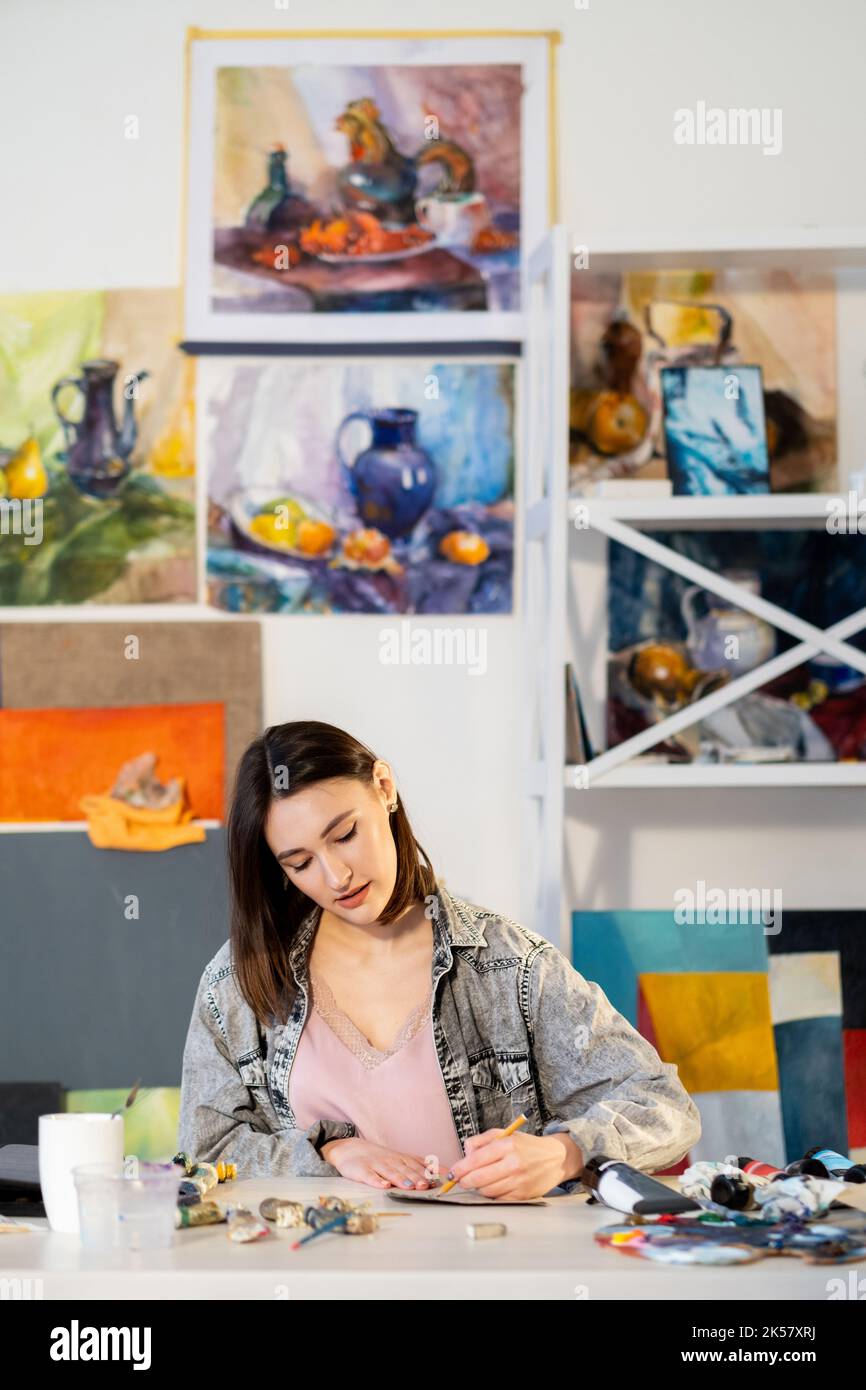 Talent art hi-res stock photography and images - Alamy