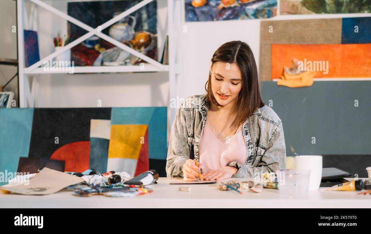 art hobby artist lifestyle woman drawing in studio Stock Photo - Alamy