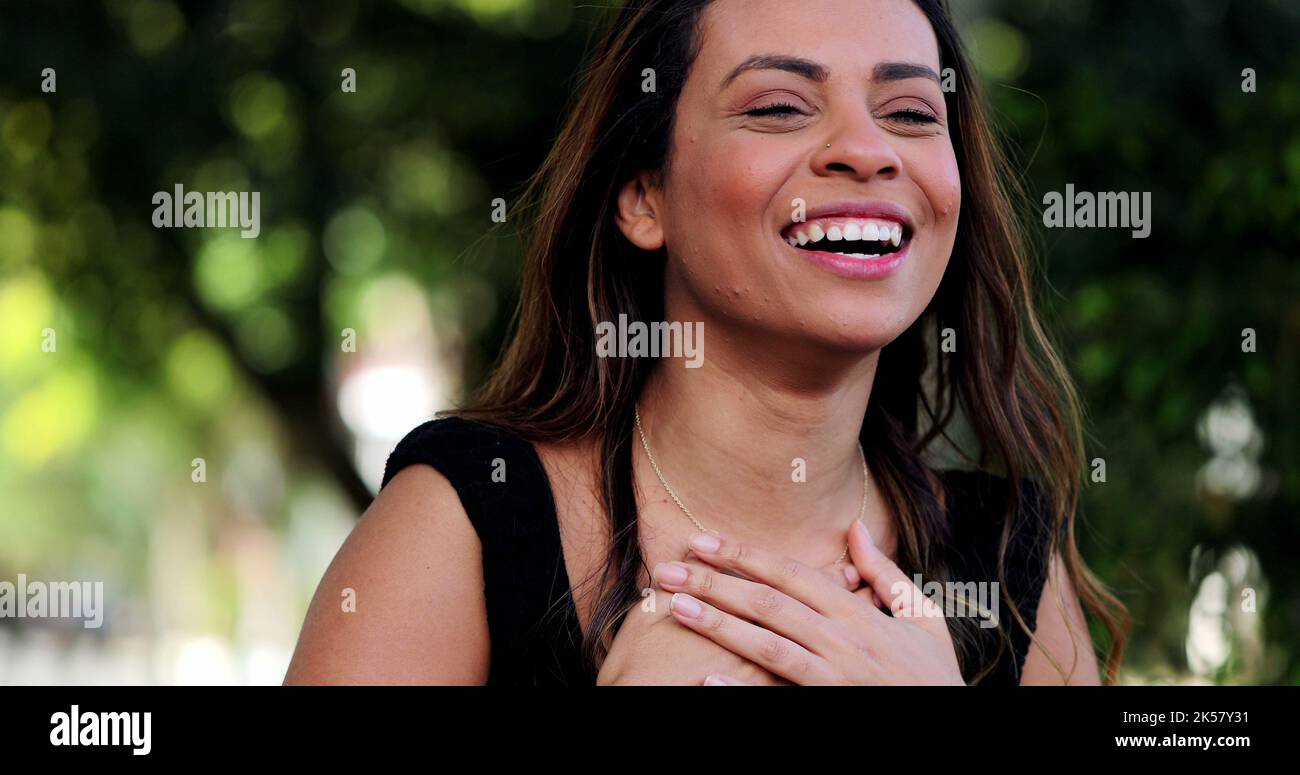 Happy girl laughing and smiling, real life authentic laugh. joyful ...