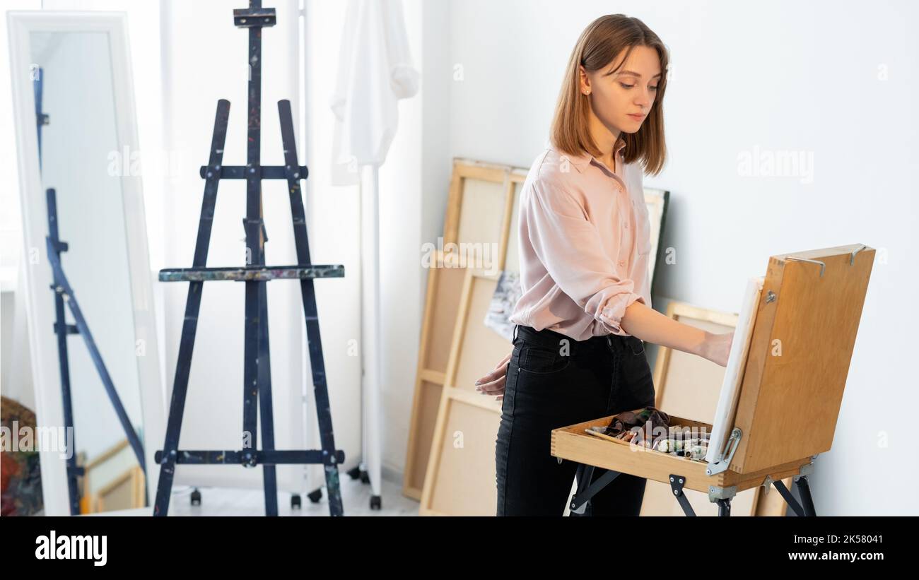 painter lifestyle sketching art artist in studio Stock Photo - Alamy