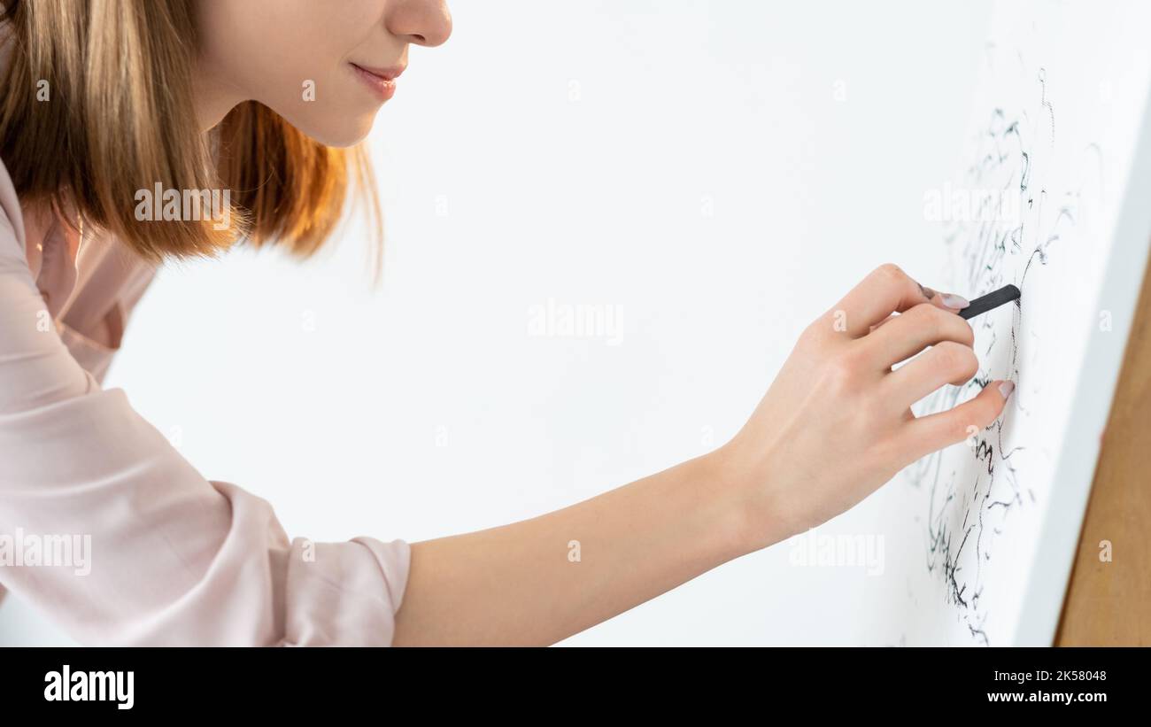 drawing class visual art female artist sketching Stock Photo - Alamy