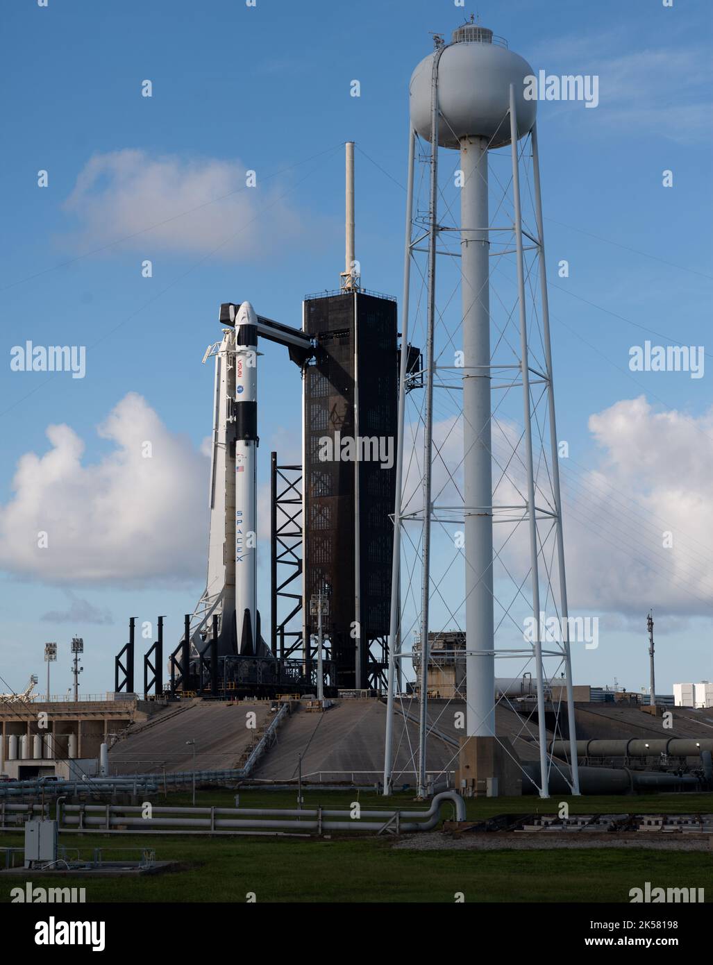 Cape Canaveral, Florida, USA. 4th Oct, 2022. A SpaceX Falcon 9 rocket ...
