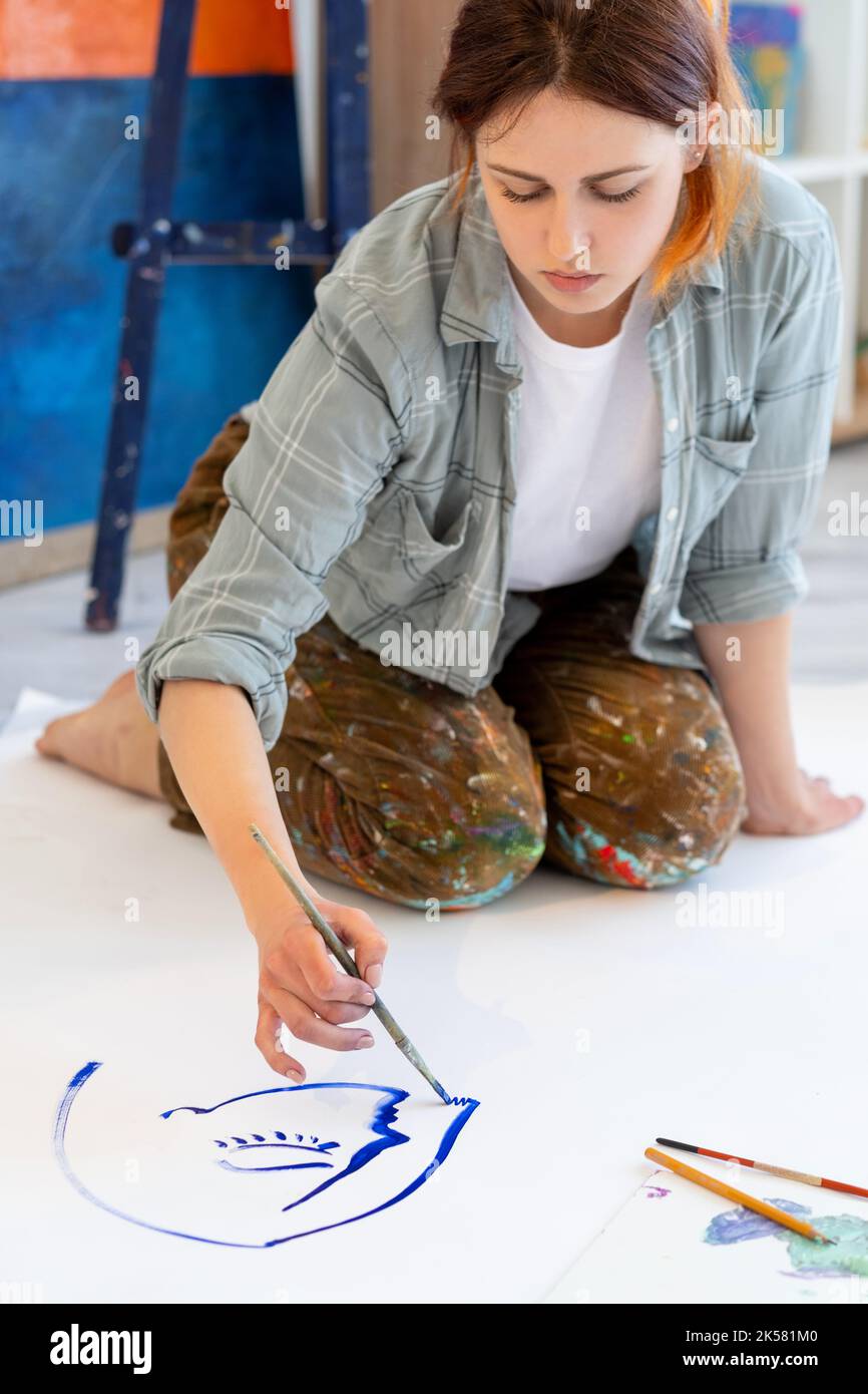 painting hobby female artist drawing portrait face Stock Photo - Alamy