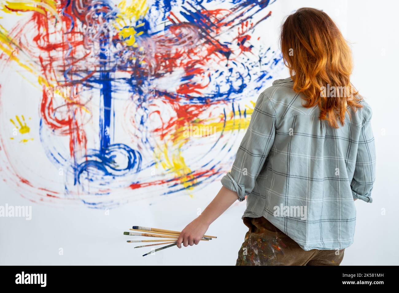 art therapy hand painting woman abstract picture Stock Photo - Alamy