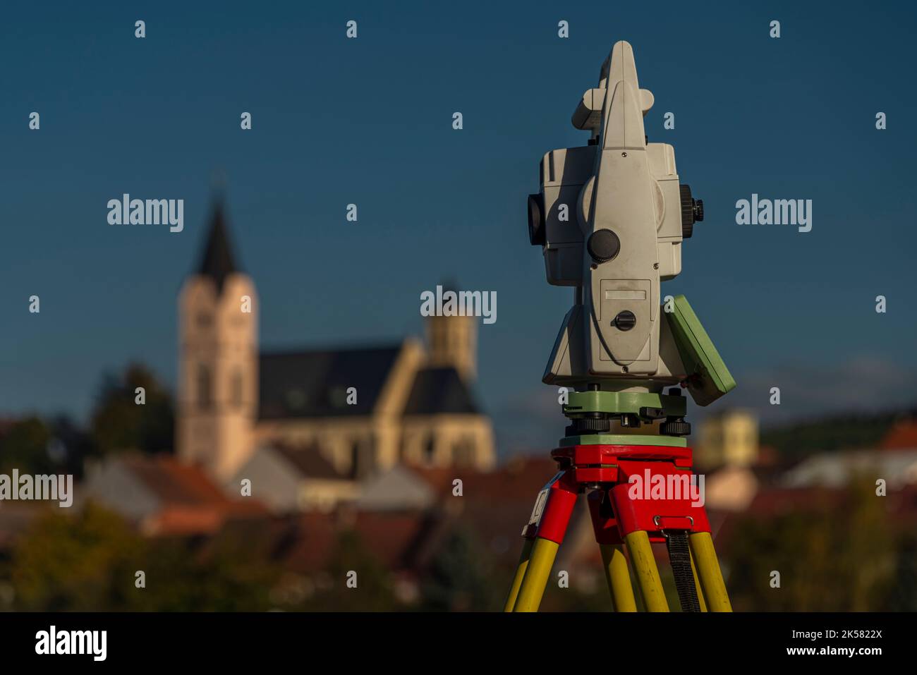 Land survey surveyor machine hi-res stock photography and images - Alamy
