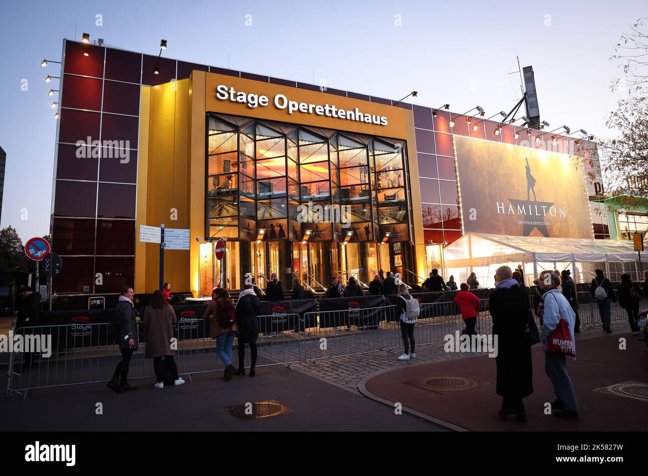 Hamburg, Germany. 06th Oct, 2022. The Operettenhaus Hamburg is ...