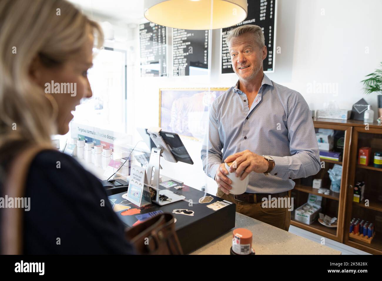 Marijuana dispensary counter hi-res stock photography and images - Alamy