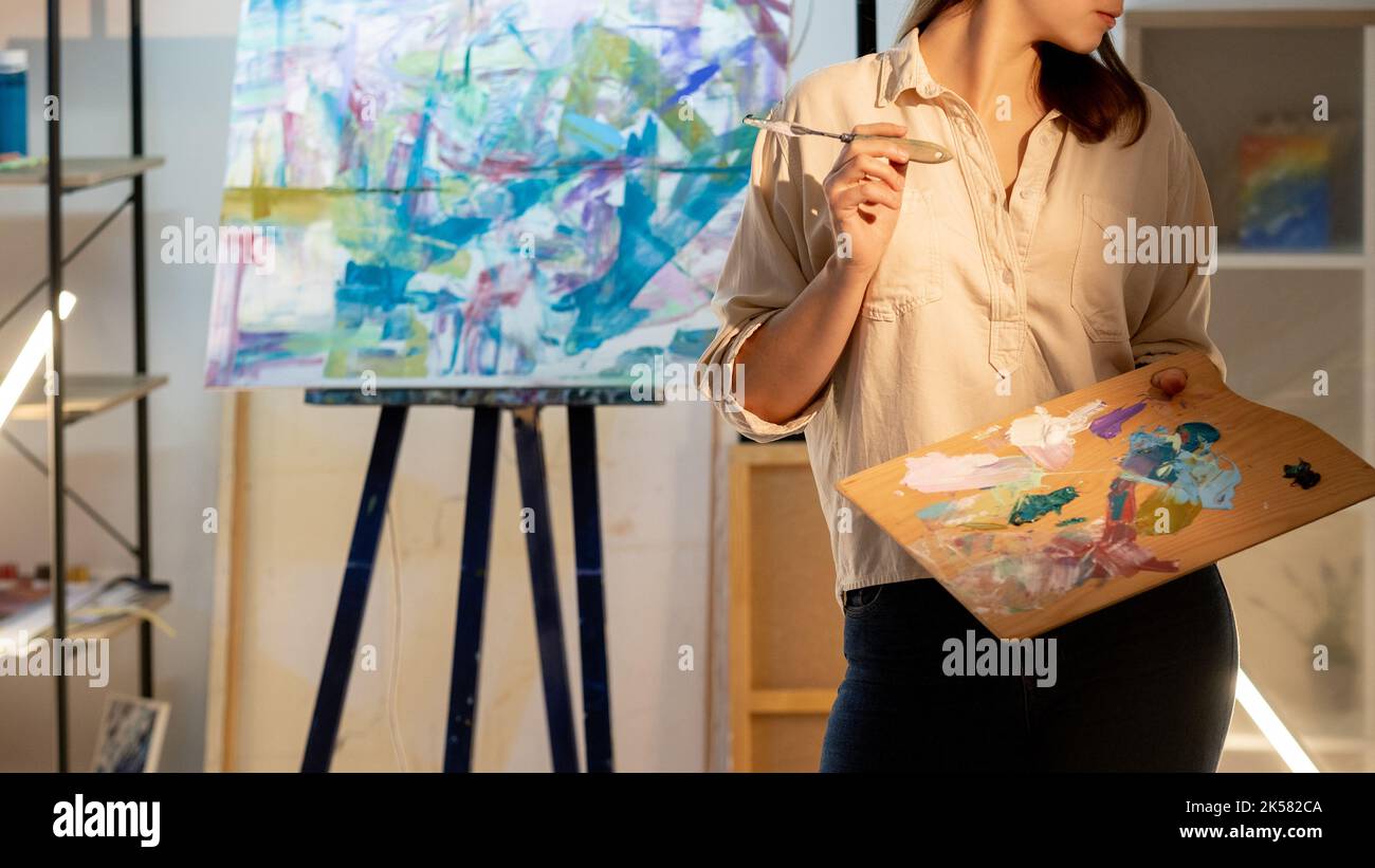 Female painter hi-res stock photography and images - Alamy