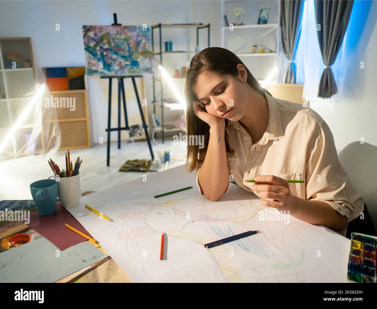 female artist lost inspiration creative idea art Stock Photo - Alamy