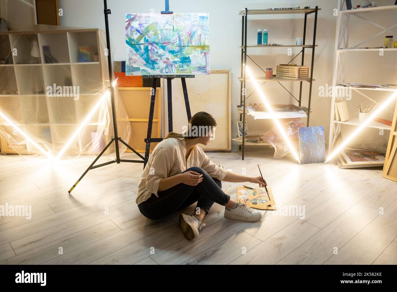 painter woman creating process fine art school Stock Photo - Alamy