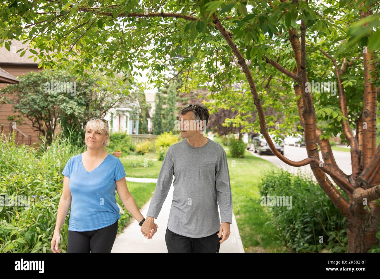 Walking women neighborhood hi-res stock photography and images - Alamy