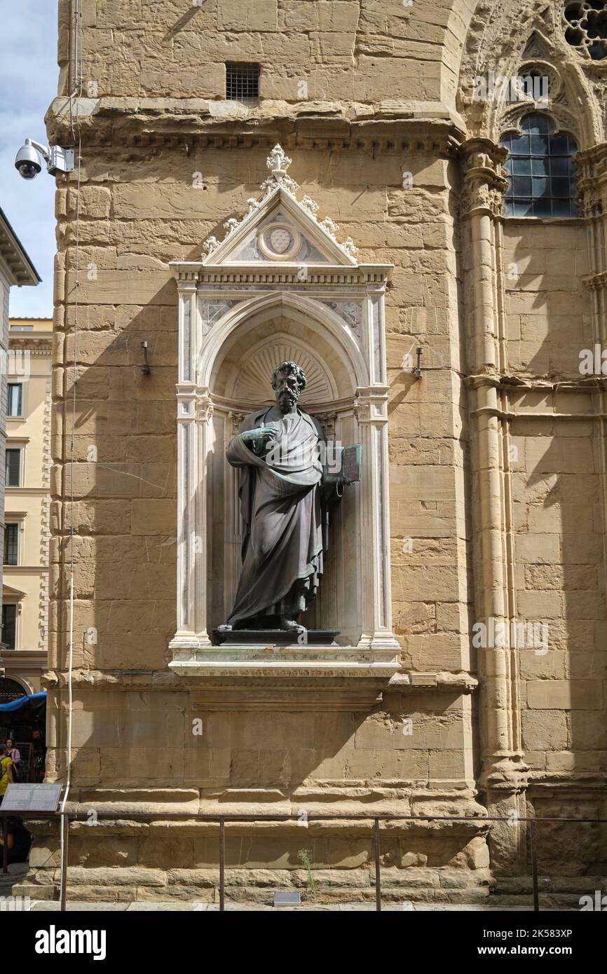 Statue of saint matthew hi-res stock photography and images - Alamy