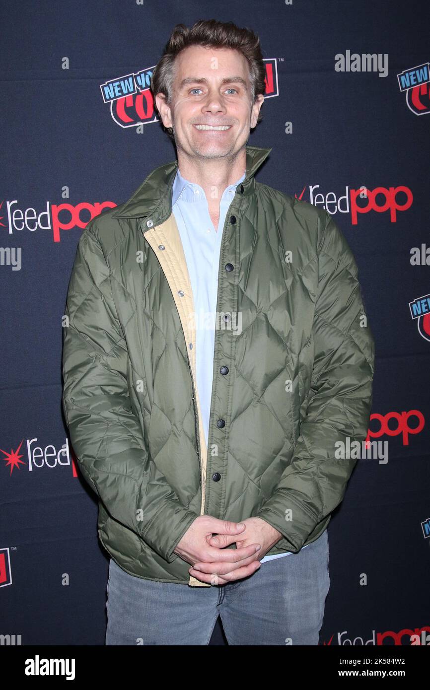 Mindy Kaling Promotes New Animated Series `Velma` At New York Comic Con ...