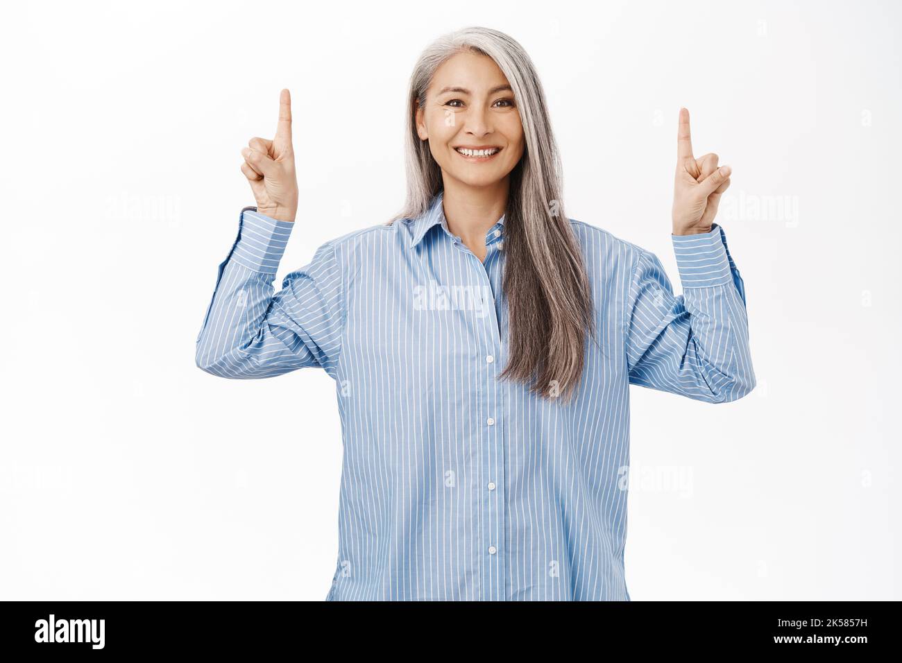 Portrait of smiling healthy asian senior woman, 50 years old lady ...