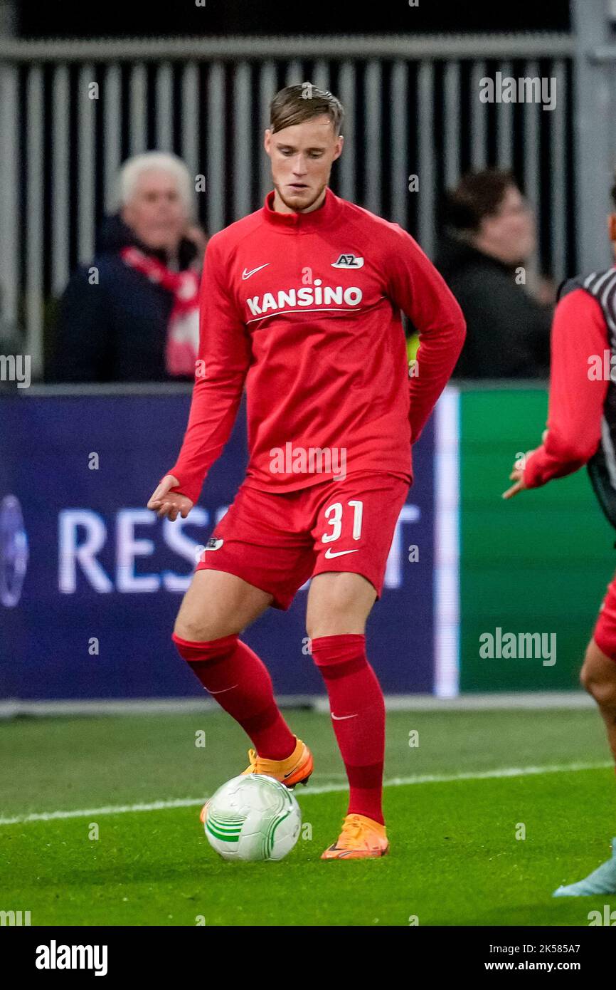 ALKMAAR, NETHERLANDS - OCTOBER 6: Sam Beukema of AZ during the UEFA ...