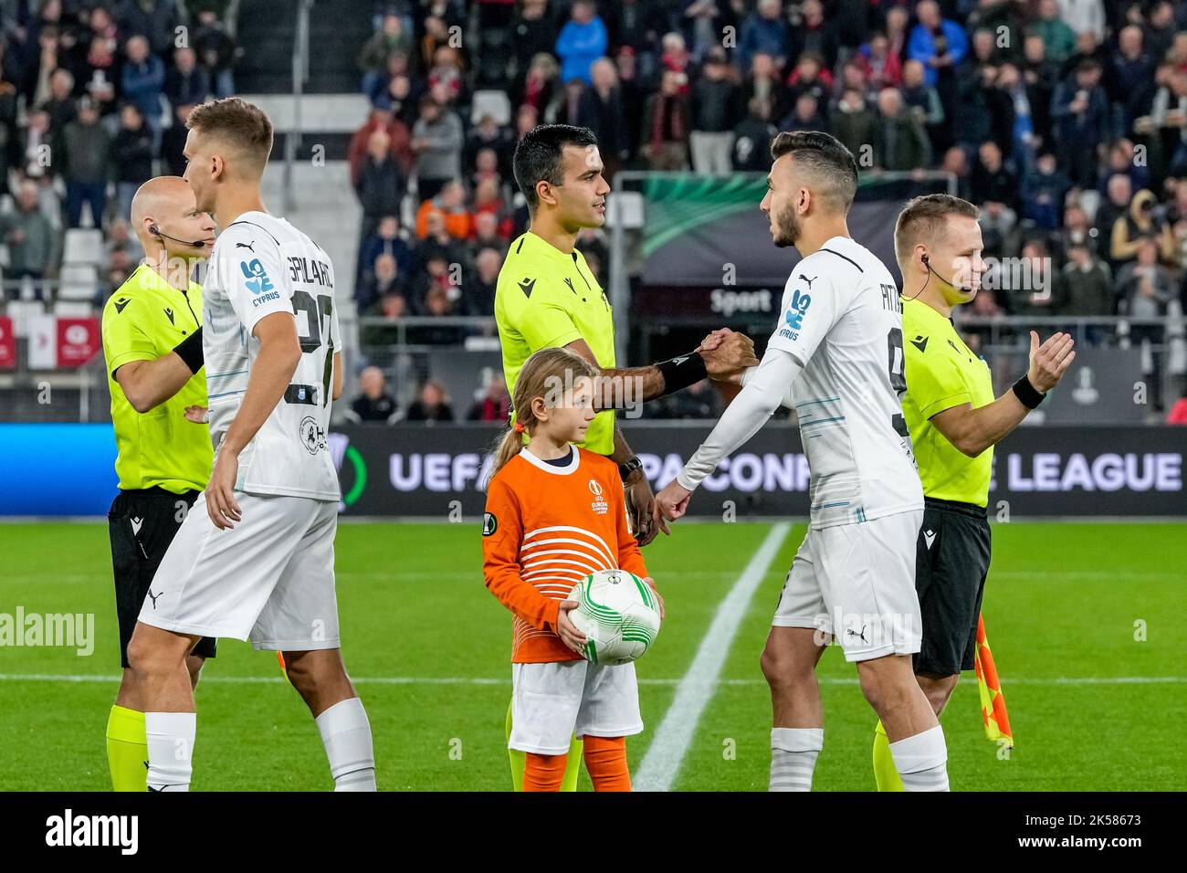 ALKMAAR, NETHERLANDS - OCTOBER 6: assistant referee Morten Jensen ...