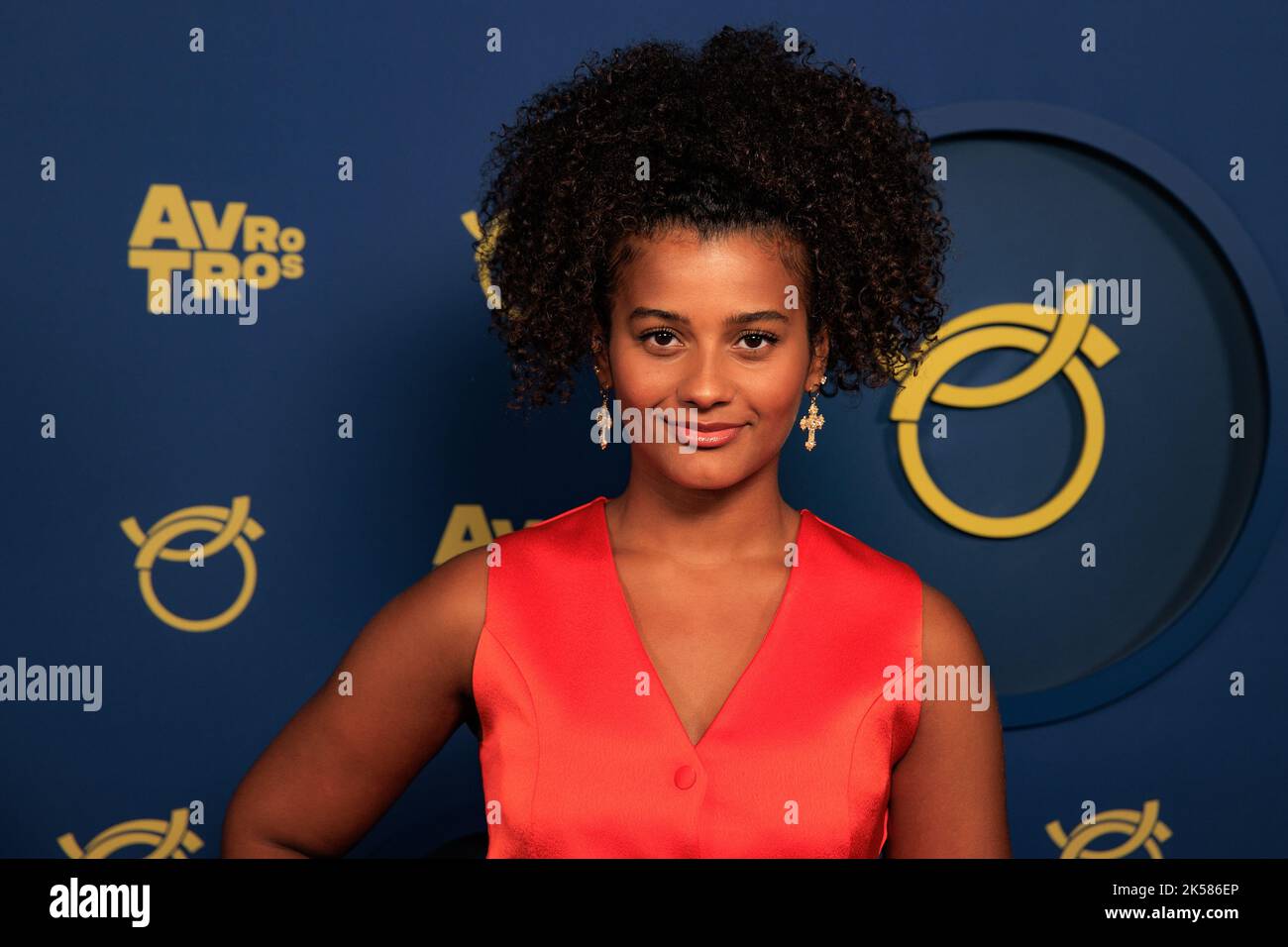 2022-10-06 19:46:26 AMSTERDAM - Stephanie van Eer on the red carpet ...
