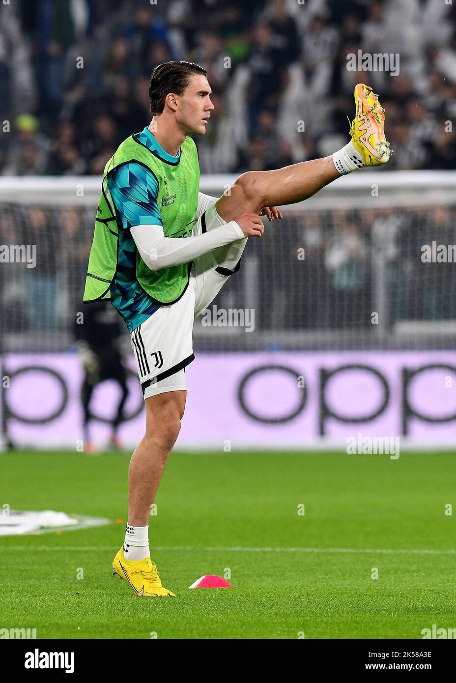 Turin, Italy, 05/10/2022, Dusan Vlahovic of Juventus FC warms up during ...