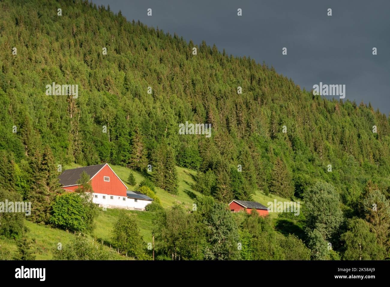 Old wooden farm hi-res stock photography and images - Alamy