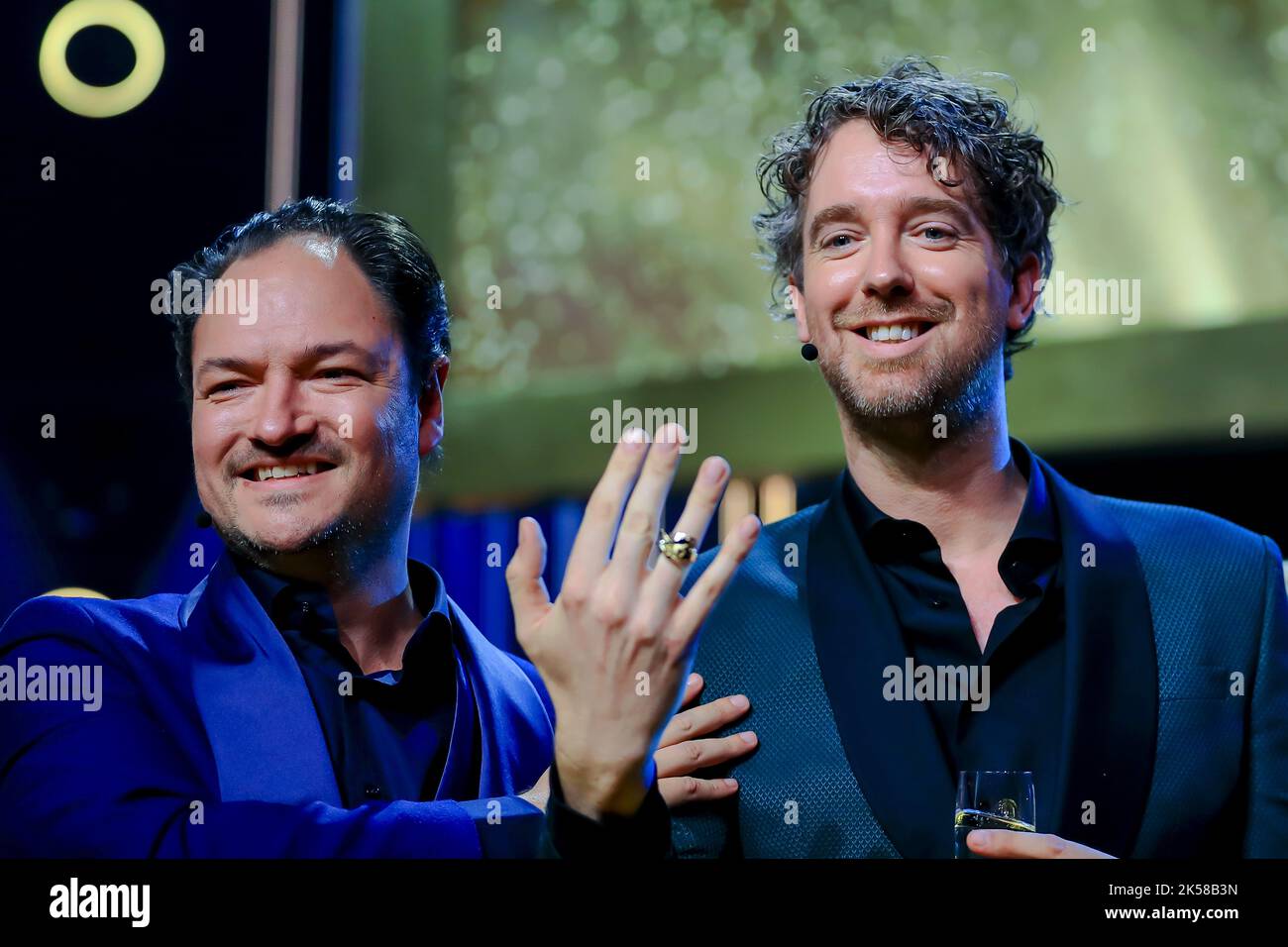 Gouden televisie ring hi-res stock photography and images - Alamy