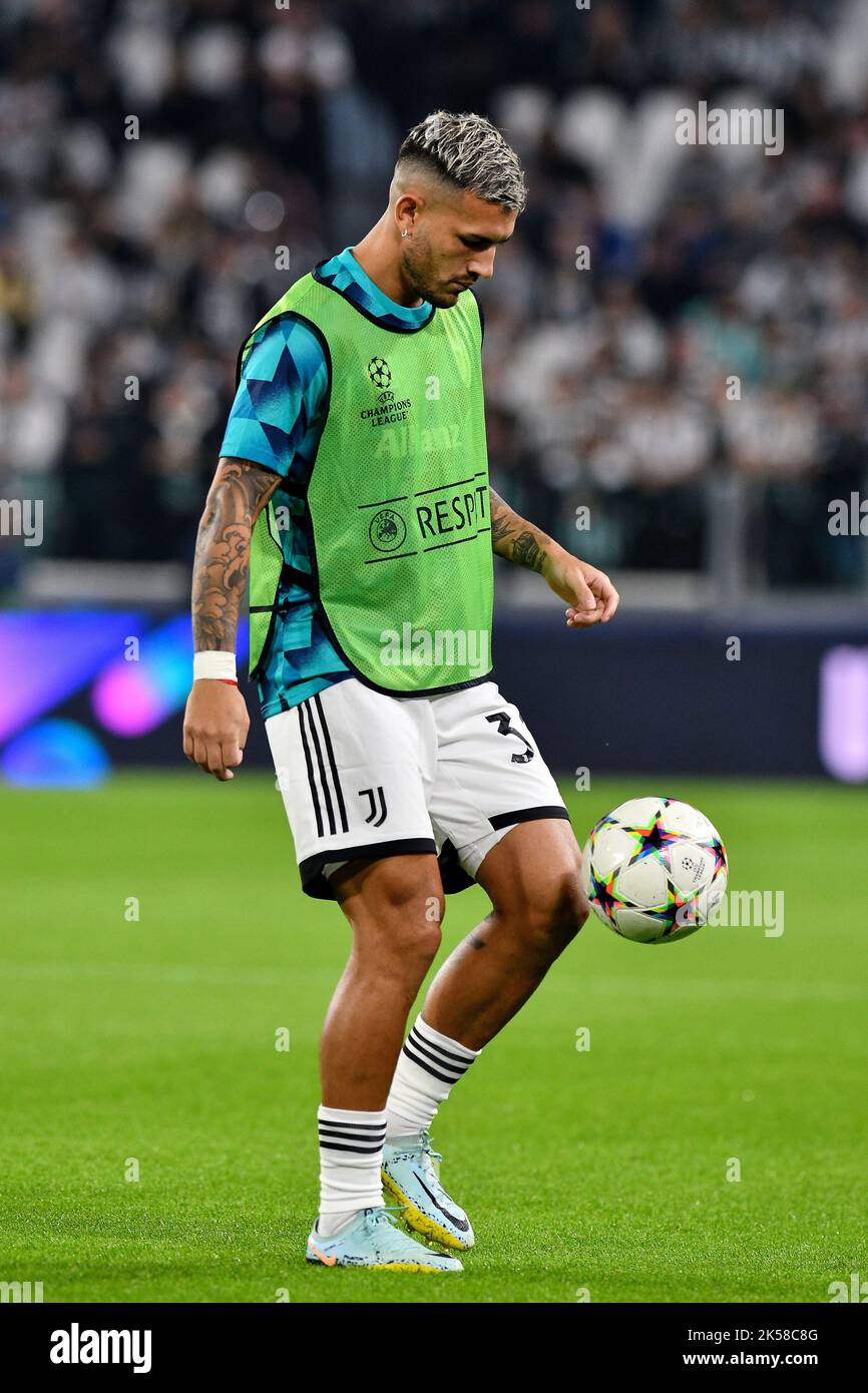 Leandro Paredes of Juventus FC warms up during the UEFA Champions ...