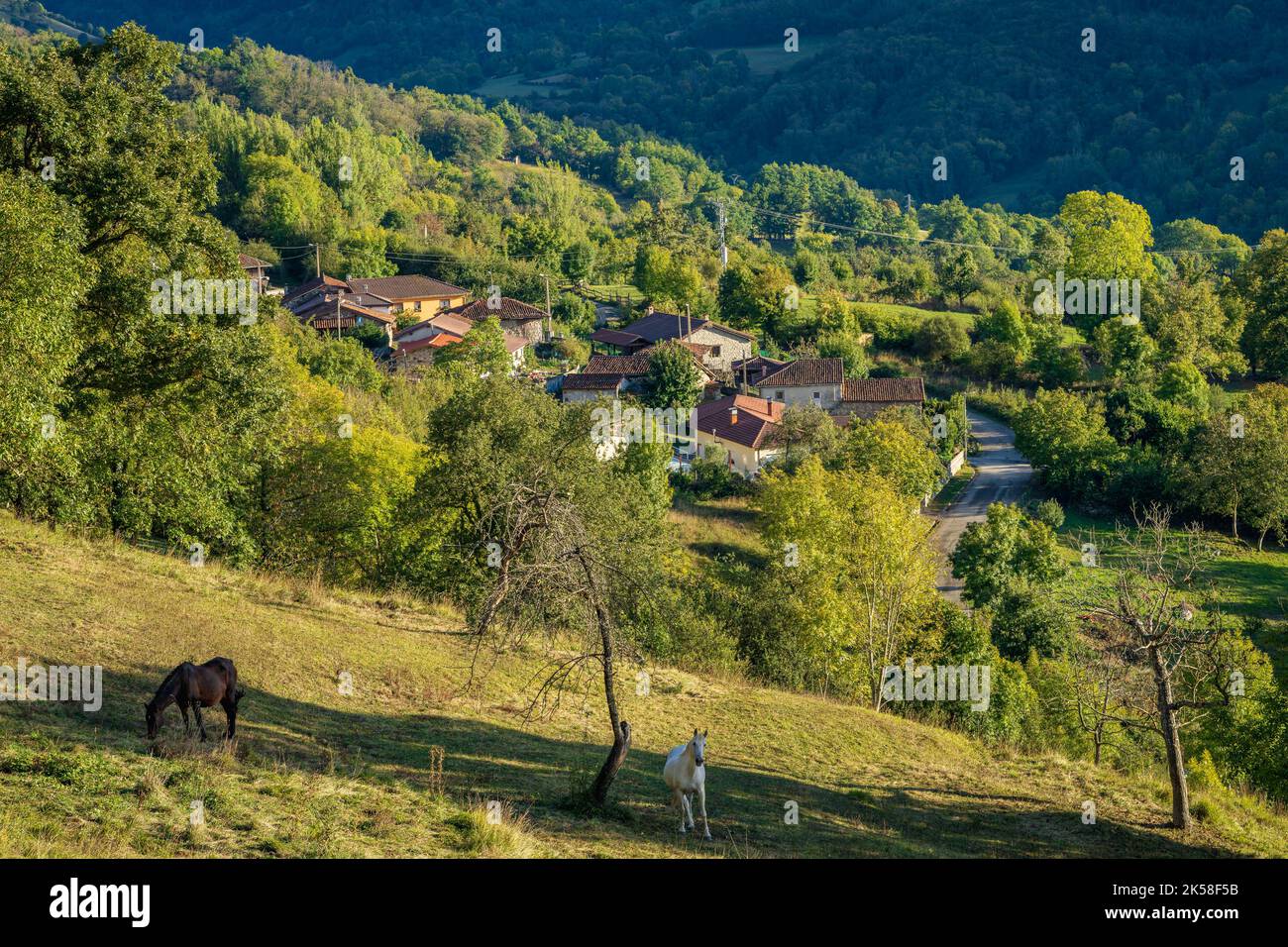 View of the town of Berruenu in Teberga, Teverga, in Las Ubinas La Mesa ...