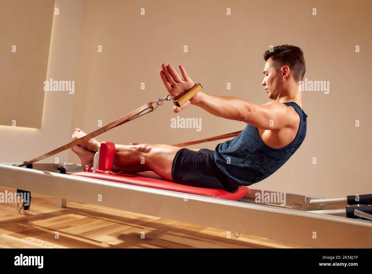 Lunge machine hi-res stock photography and images - Alamy