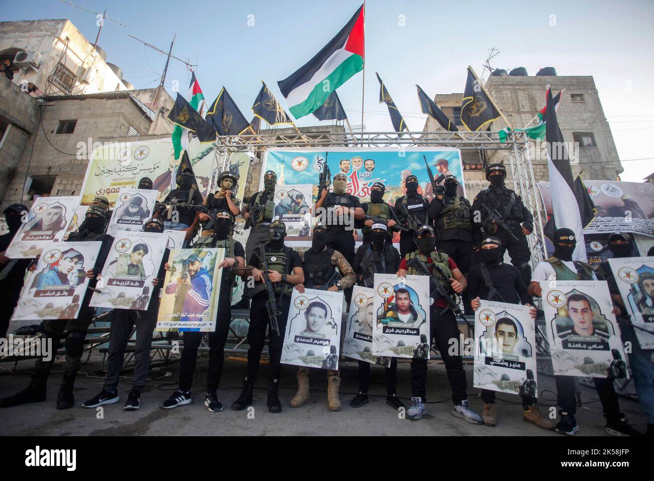 Palestinian gunmen from the Jenin battalion and the Islamic Jihad ...